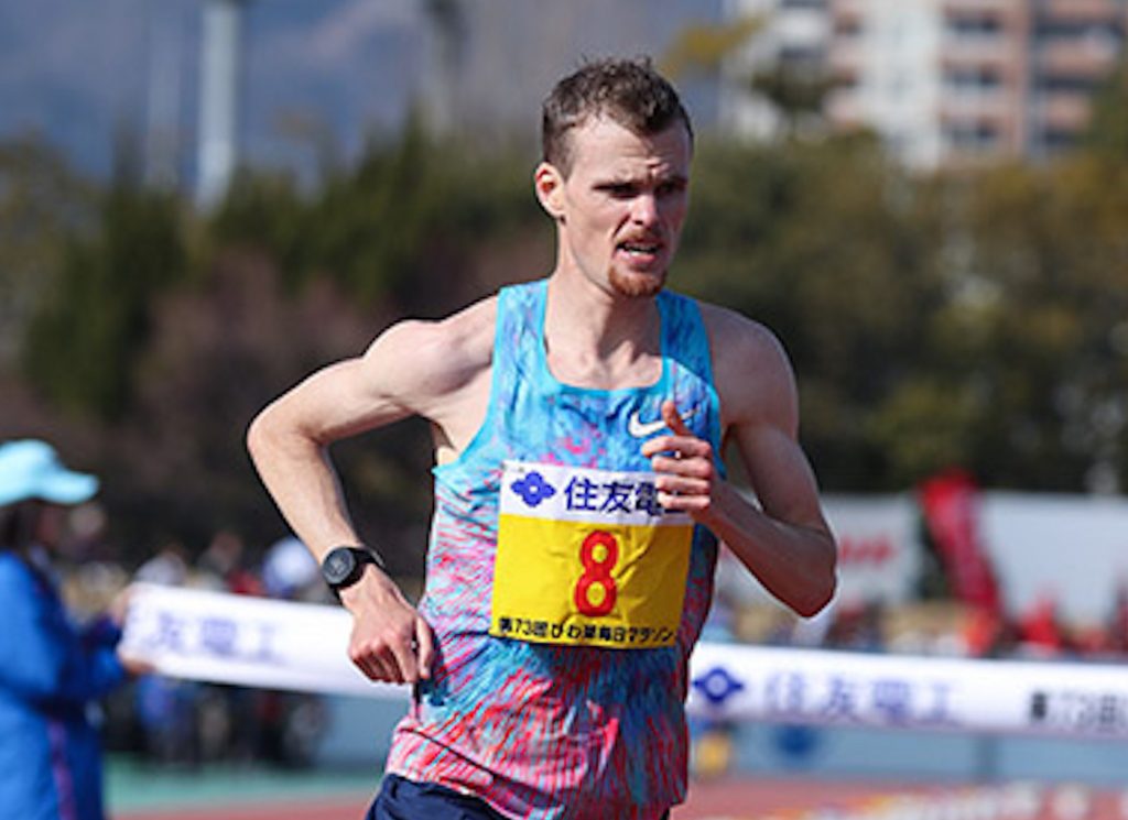 Jake Robertson und Jessica Augusto laufen Hamburg-Marathon - Mainova ...